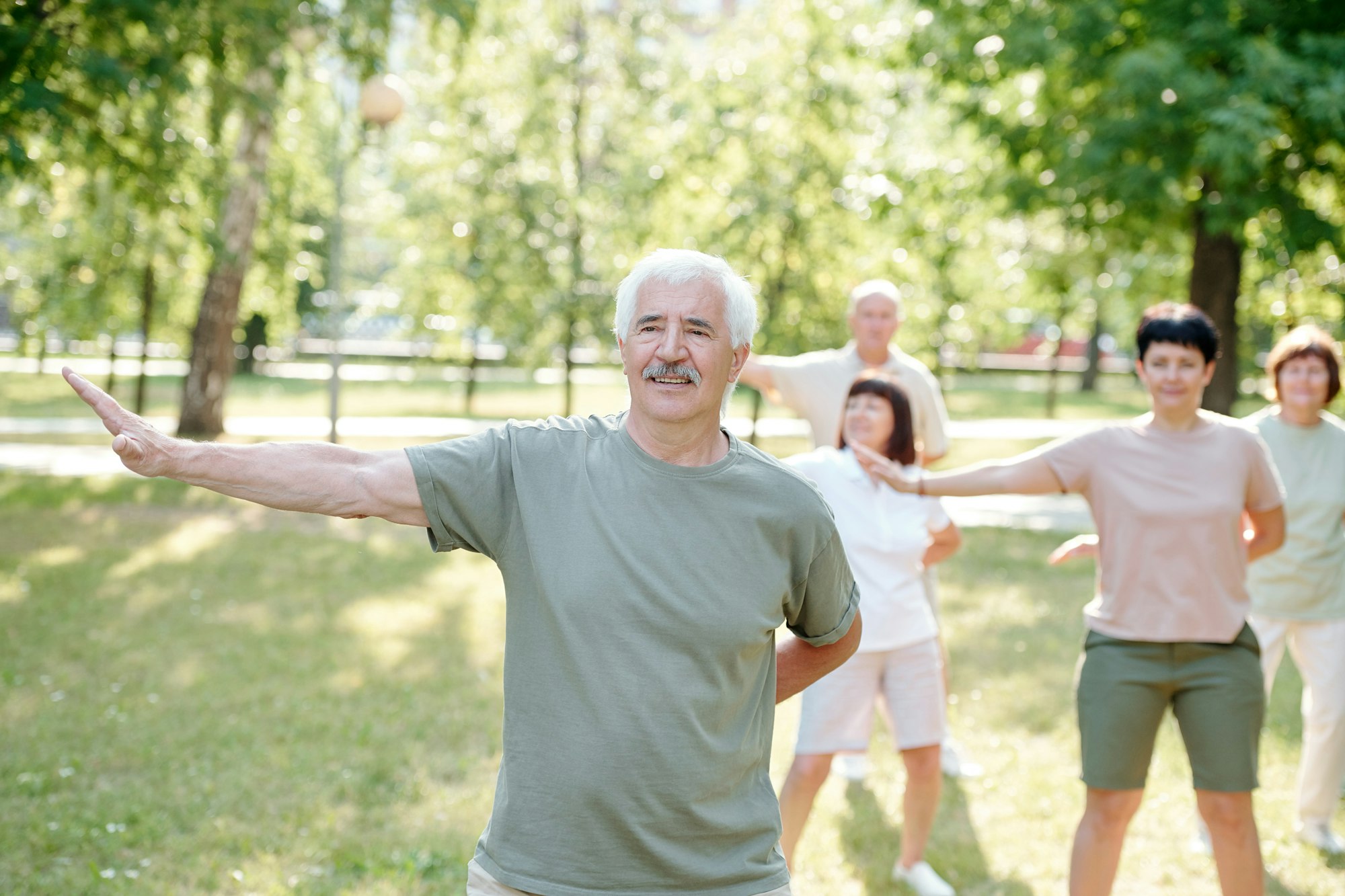 Qigong für Senioren: Bleiben Sie fit und ausgeglichen - FairMedi.de
